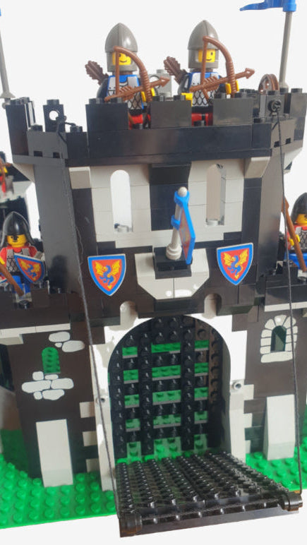 LEGO Black Monarch’s Castle 6085 1988| Vintage LEGOLAND | Planet Retro